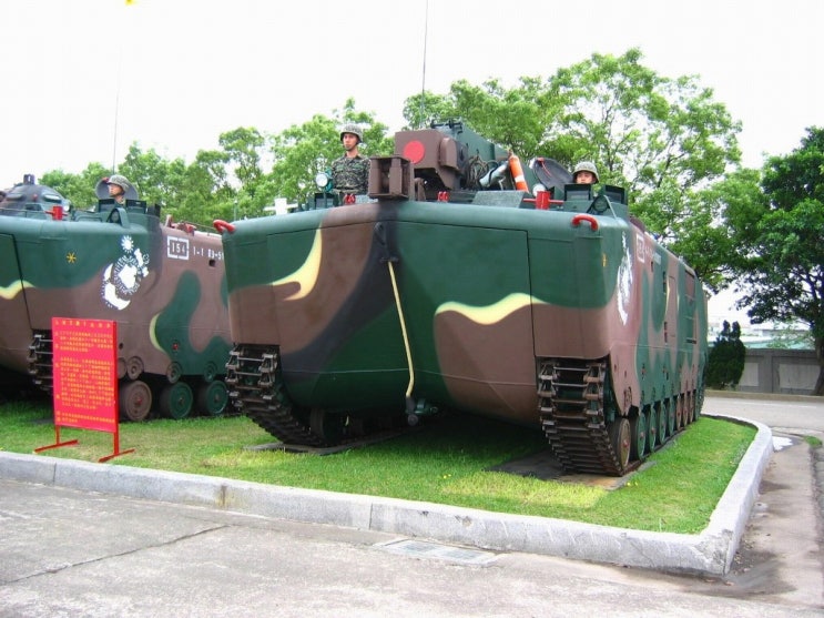 대만 해병대의 LVT-5 수륙양용 장갑차 : 네이버 블로그