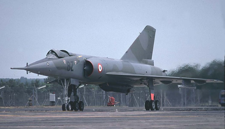 Mirage 2000__Mirage III 변종들...미라지의 대형 폭격기 버전 (Mirage IV) 시즌6 : 네이버 블로그