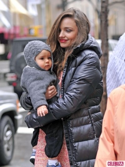 Miranda Kerr, Baby Flynn Brave the Rain in NYC 11/23 : 네이버 블로그