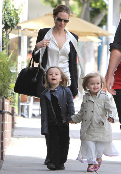 졸리 피트의 샤일로 누벨졸리피트와 쌍둥이 녹스,비비엔 : 네이버 블로그