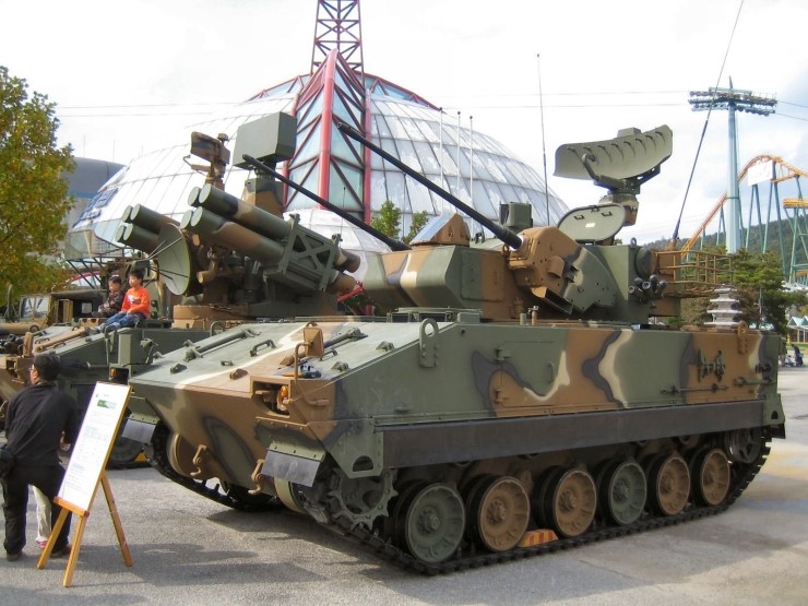 한국의 미사일 복합 자주 대공포 K-30 비호[Korean Army K-30 Biho Missiles Hybrid Self ...