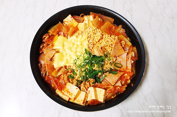 부대찌개 만드는법 라면사리 체다치즈 올린 맛있는 부대찌개 네이버 블로그