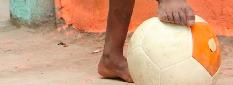 미국의 사회적기업- 개발한 세상을 밝히는 축구공! 소켓볼(Soccket Ball) : 네이버 블로그