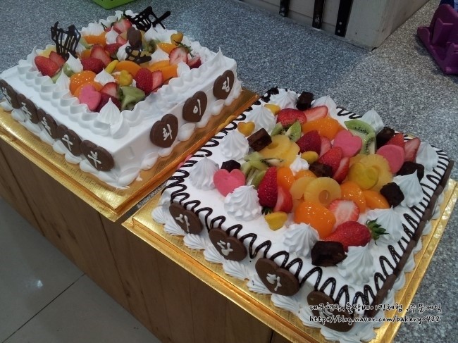 대형케이크주문제작대구큰사이즈케이크주문학교로케익배송북중학교축구부로케익배달대구 사각대형케이크대구 과일케이크 주문제작