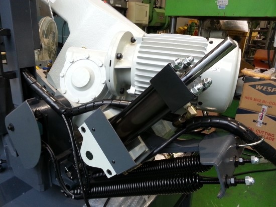 소형 톱기계 CY-350 밴드쏘로 절단한 주철 단면 사진입니다. : 네이버 블로그