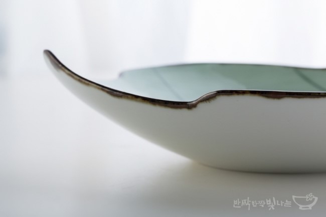 반짝반짝빛나는 핸드메이드 예쁜생활도자기그릇 도자기접시 풀잎찬기 네이버 블로그