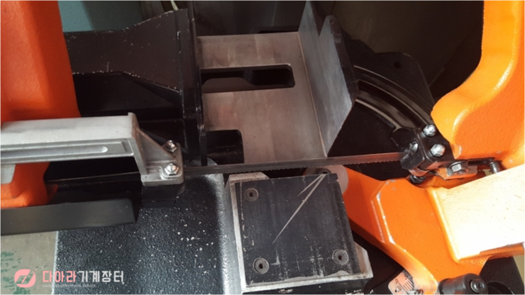 [유익테크] 대만제 중고 소형밴드쏘 YCM-170, 휴대용밴드쏘 : 네이버 블로그