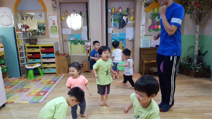 유아 레크리에이션 게임으로 활용 가능한 유아체육 스펀지 원반 네이버 블로그