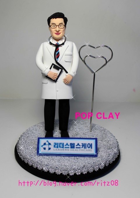 의사선생님 감사인사 선물 탁상용 사진꽂이 의사 캐리커쳐 클레이 인형 네이버 블로그