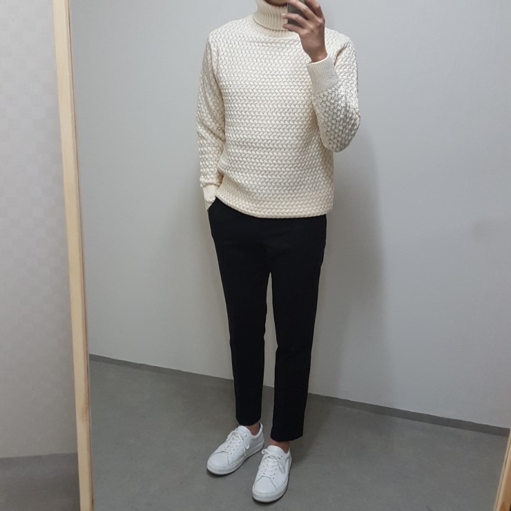 남자 터틀넥 코디와플니트슬랙스화이트스니커즈 유뱅의 데일리룩 블로그 네이버 블로그