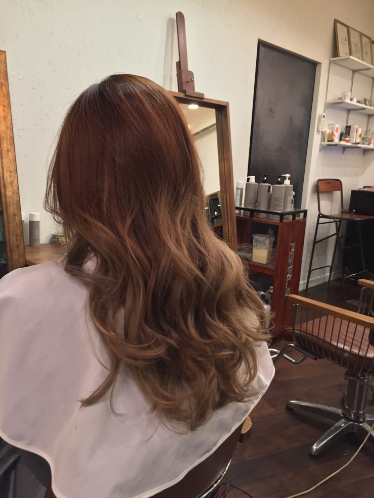 탈색 1회에 염색을 입힌 옴브레 발레아쥬 애쉬브라운 Ombre Balayage 홍대 미용실 로얄살롱 정우제