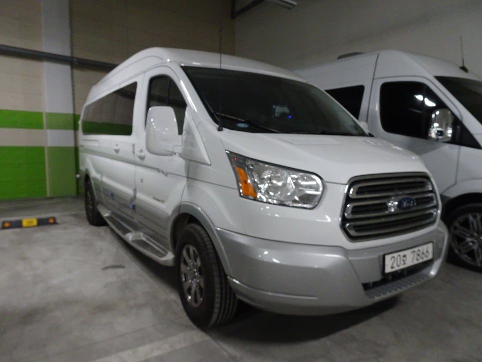 VIP를 위한 프리미엄 럭셔리 리무진, 2016년식 포드 트랜짓 익스플로러 컨버전 밴! 벤츠 스프린터, 스타크래프트 밴과 ...