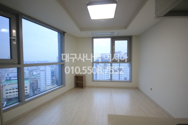 대구역세권오피스텔 동구 신천동 동대구역 바로앞 신세계백화점 대구점 도보2분거리에 위치한 서한 코보스카운티 오피스텔 고층 특이한