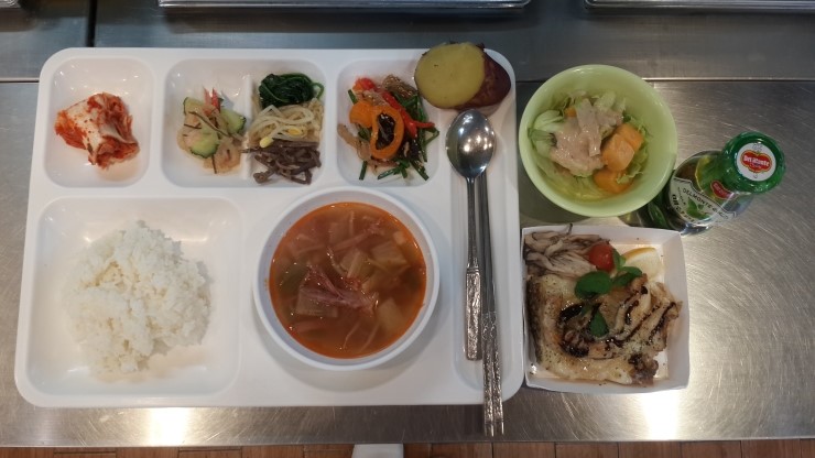단체급식 특식메뉴 동인동매운돼지갈비찜 메로스테이크다른버전마늘한방수육안심스테이크세트 네이버 블로그