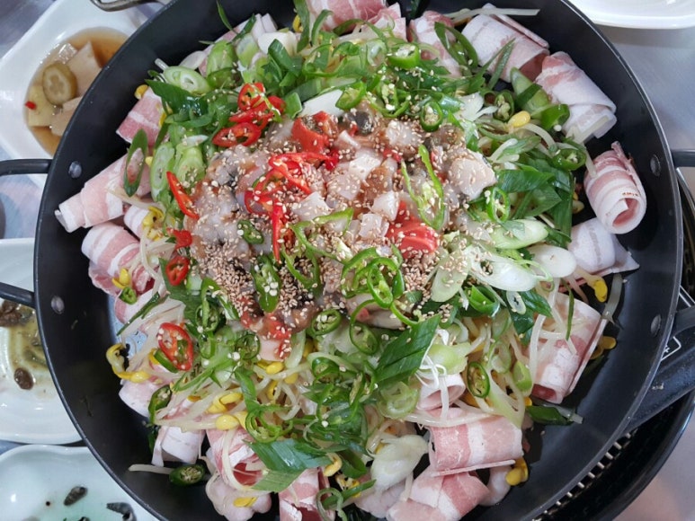 마산현동 맛집 착한조개 잊을수 없는 해물삼겹볶음과 해물라면 신선한 해산물이 드시고 싶으신분들께 강추합니다