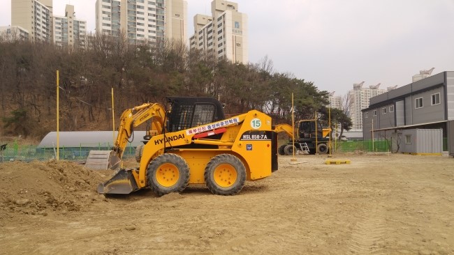 서울에서 굴삭기 지게차 운전기능사 중장비시험보는 중장비학원이 북부신진중장비학원이 맞나요 서울 경기 수도권은 안성국가