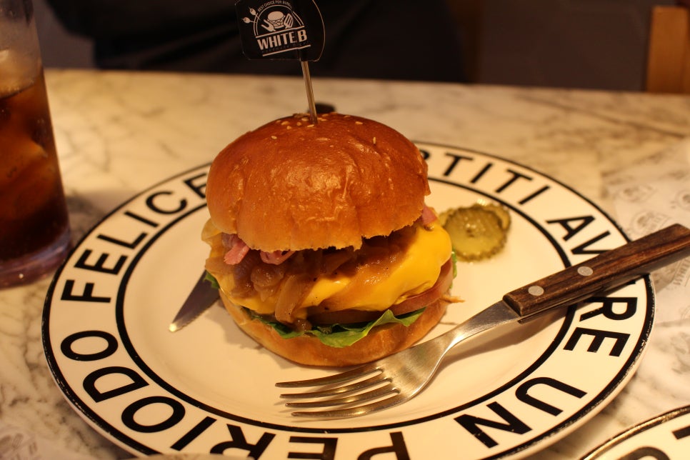[경남 창원 상남동 화이트비] 창원수제버거 맛집 / 창원상남동맛집 / 상남동 수제버거 : 네이버 블로그
