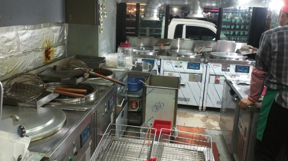 나인코튀김기/가마솥튀김기/무쇠솥튀김기/튀김솥/통닭/치킨/닭강정/탕수육/돈가스/도너츠/소보로/고로케/꽈배기/도넛츠/새우튀김/고추 ...