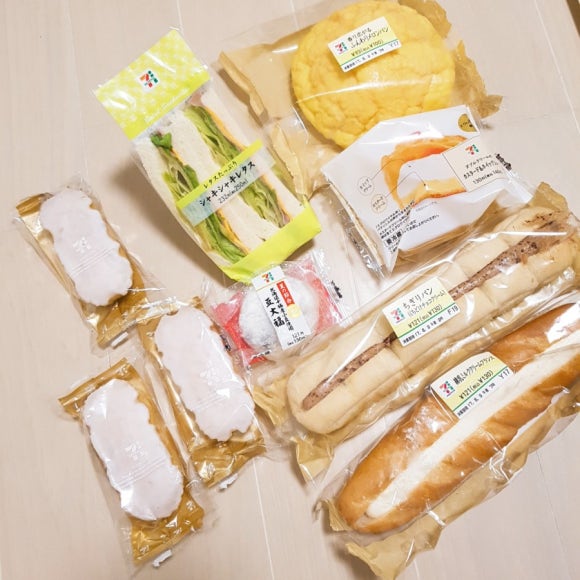 [도쿄 일상] 일본 편의점, 야식으로 먹은 세븐 일레븐 빵&소세지&치킨 꼬지 : 네이버 블로그