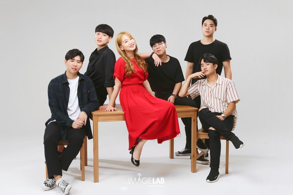 우정프로필 왕십리사진관에서 크루들과 함께 공연포스터 프로필 팸플릿용 단체사진프로필사진 느낌있게 성동구사진관 한양대