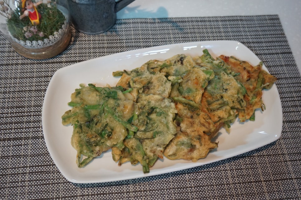 향긋한 미나리전 해물 넣은 맛있는 봄나물전 ~~ : 네이버 블로그