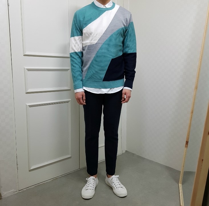남자 배색니트 코디화이트셔츠슬랙스컨버스 스니커즈 유뱅의 데일리룩 블로그 네이버 블로그