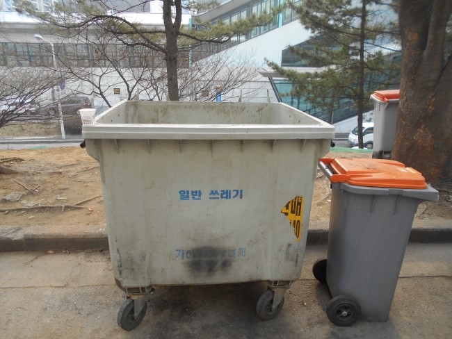 아파트 대형 플라스틱 쓰레기통 배수구 구멍 네이버 블로그