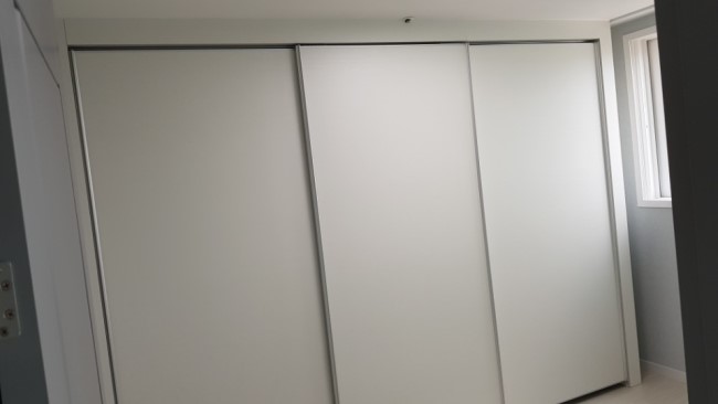 오산 세교동 슬라이딩붙박이장설치크린철물앵글선반가구수리서랍레일교체판매경첩교체판매방충망철앵글엥글가격규격맞춤