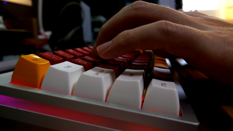 포커3r le 홀타이트 개조 및 체리 청축 35G : 네이버 블로그