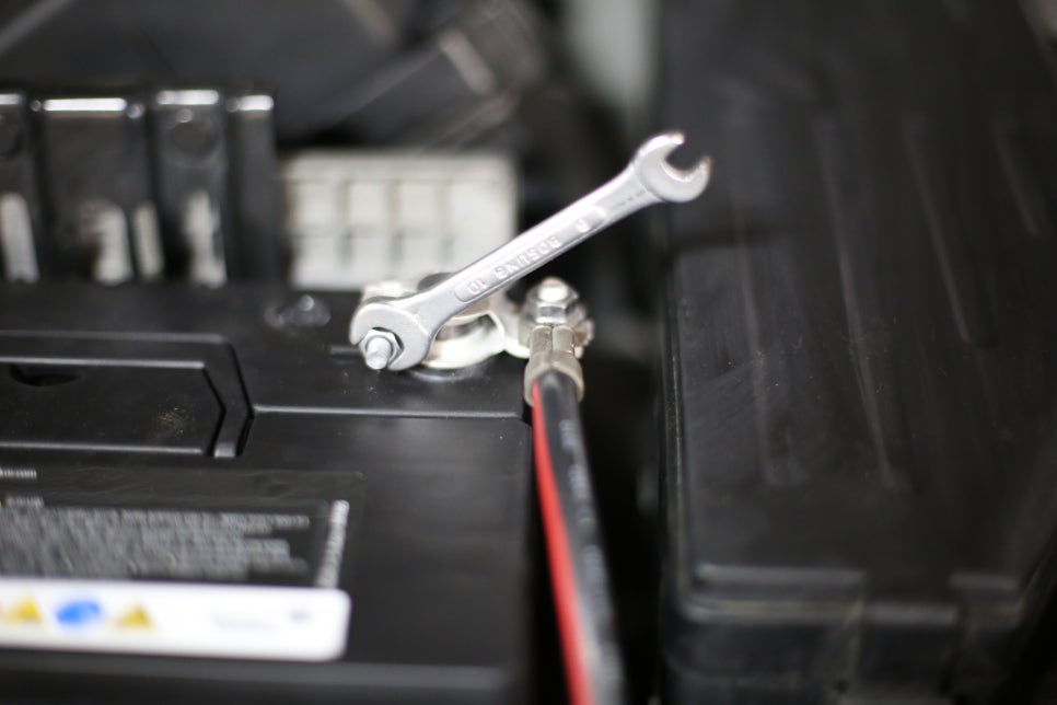 [차량 정비] 자동차 배터리 셀프 교체 어렵지 않아요! : 네이버 블로그