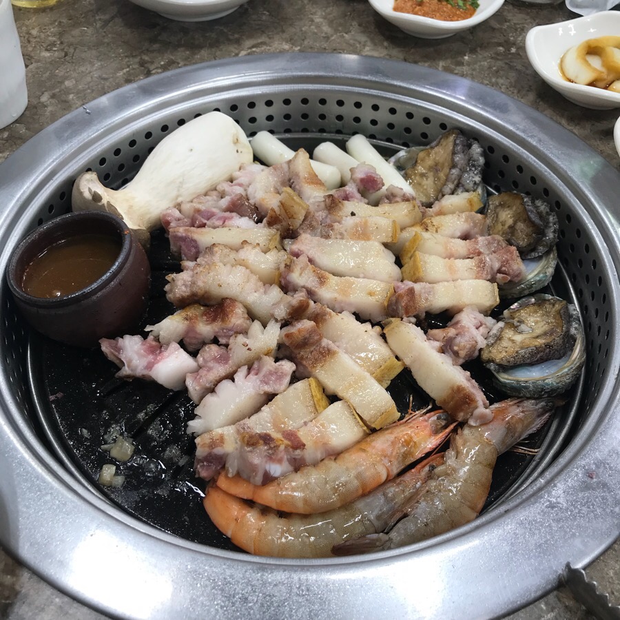 용융부부 제주일기 흑돼지가 있는 풍경 반찬이 푸짐하고 인심 좋은 공항근처 흑돼지집 네이버 블로그
