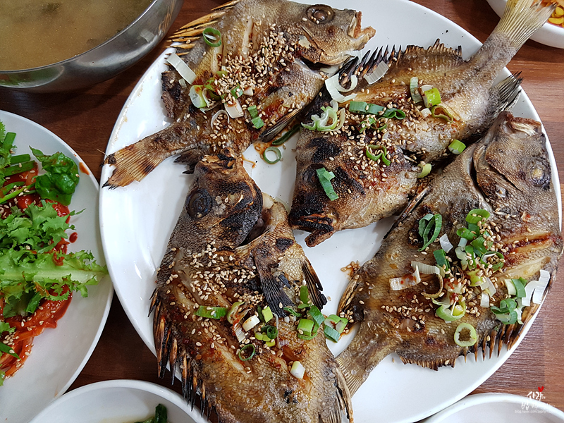 여수 맛집 교동 구백식당 허영만 만화가 단골집의 군평선이 금풍생이 구이와 서대회 무침 네이버 블로그
