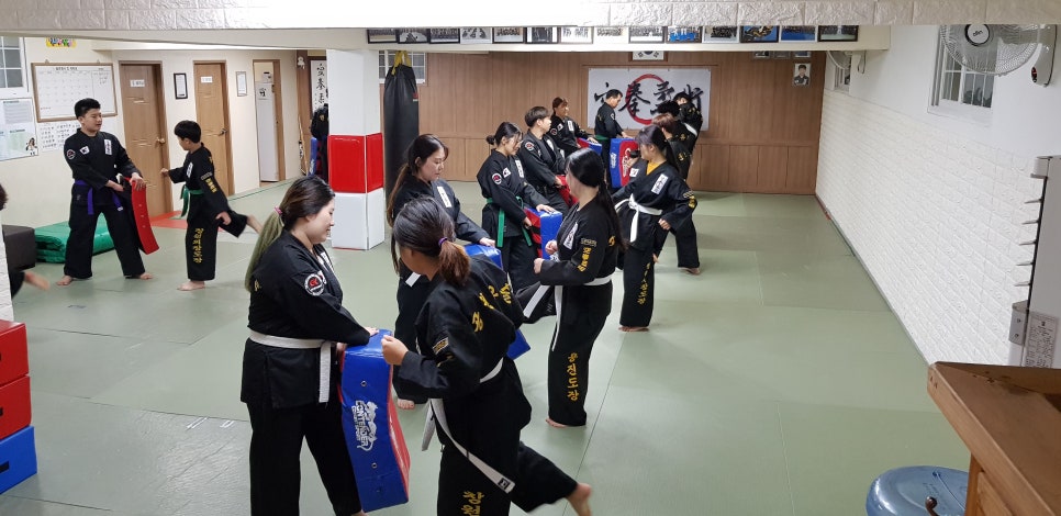 창원팔용동킥복싱과 김해율하킥복싱 한국정통무술의 大家 한국형 이종격투기 공권유술 창원에 이어 김해율하에서도 만나보실 수