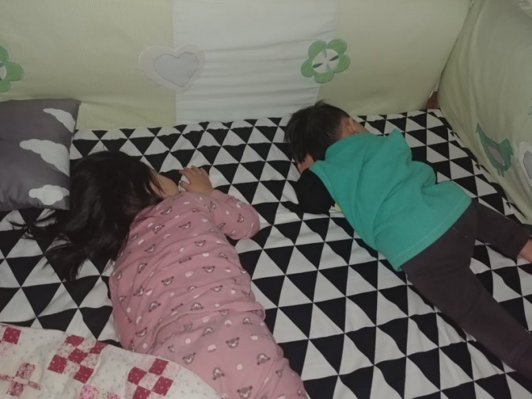 우리아이 바닥생활 핑크개미매트 조으다 네이버 블로그