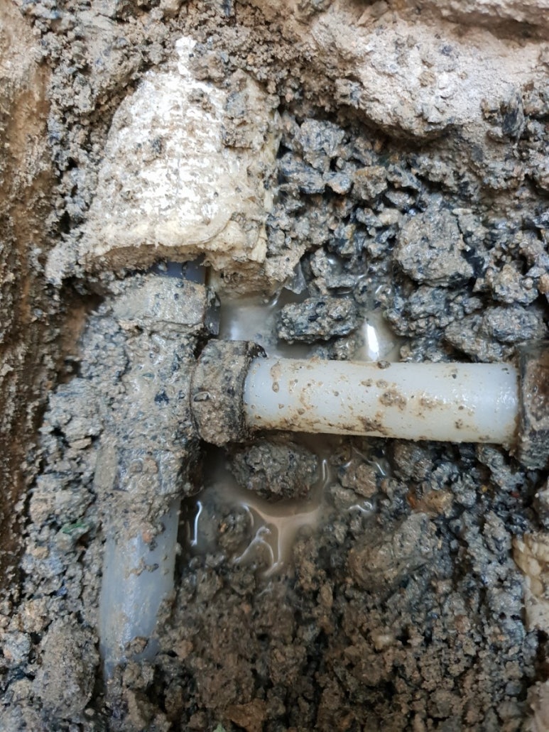 양산시 물금 남평마을 직수배관 누수로 물이 계속 흘러 내려요 양산누수탐지공사 업체 네이버 블로그