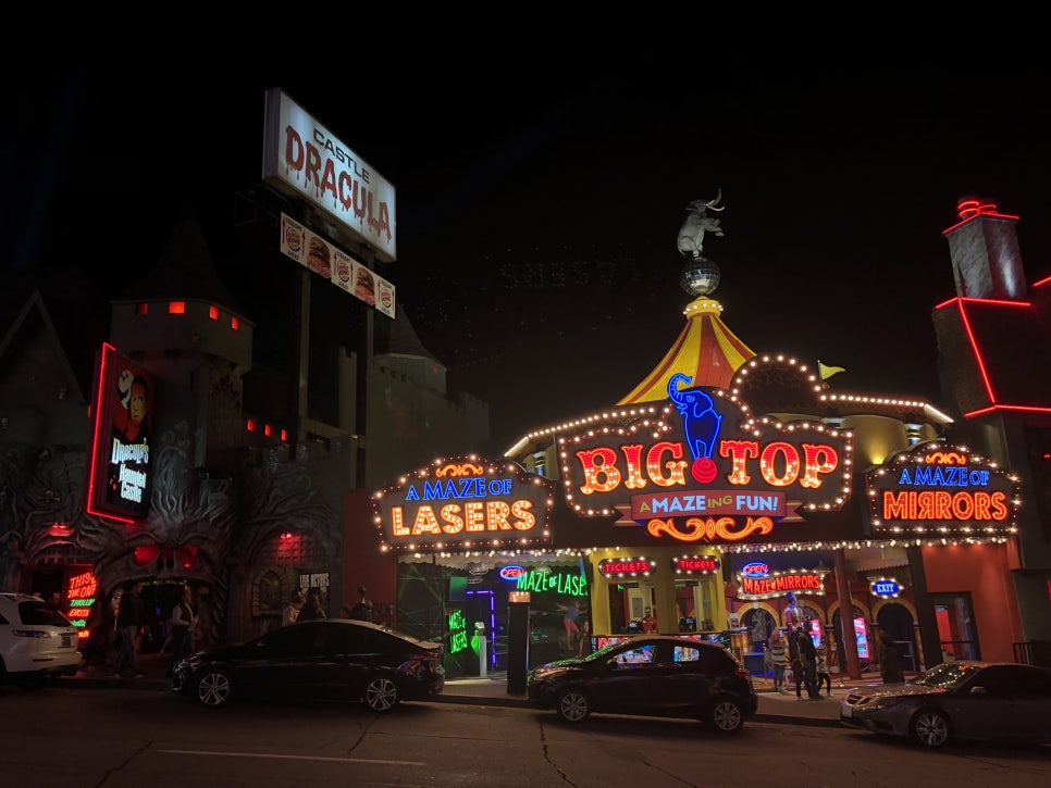 [횬이의 캐나다여행3일차(4)] 놀거리 가득한 화려한 밤, 클리프턴 힐 : 네이버 블로그