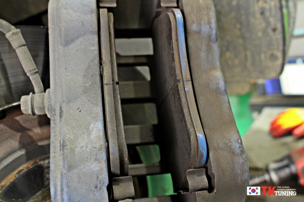 그랜저IG 브레이크 밀림, 소음 점검 및 CSR 6G 6P 세라믹 브레이크 패드 교체 작업 : 네이버 블로그