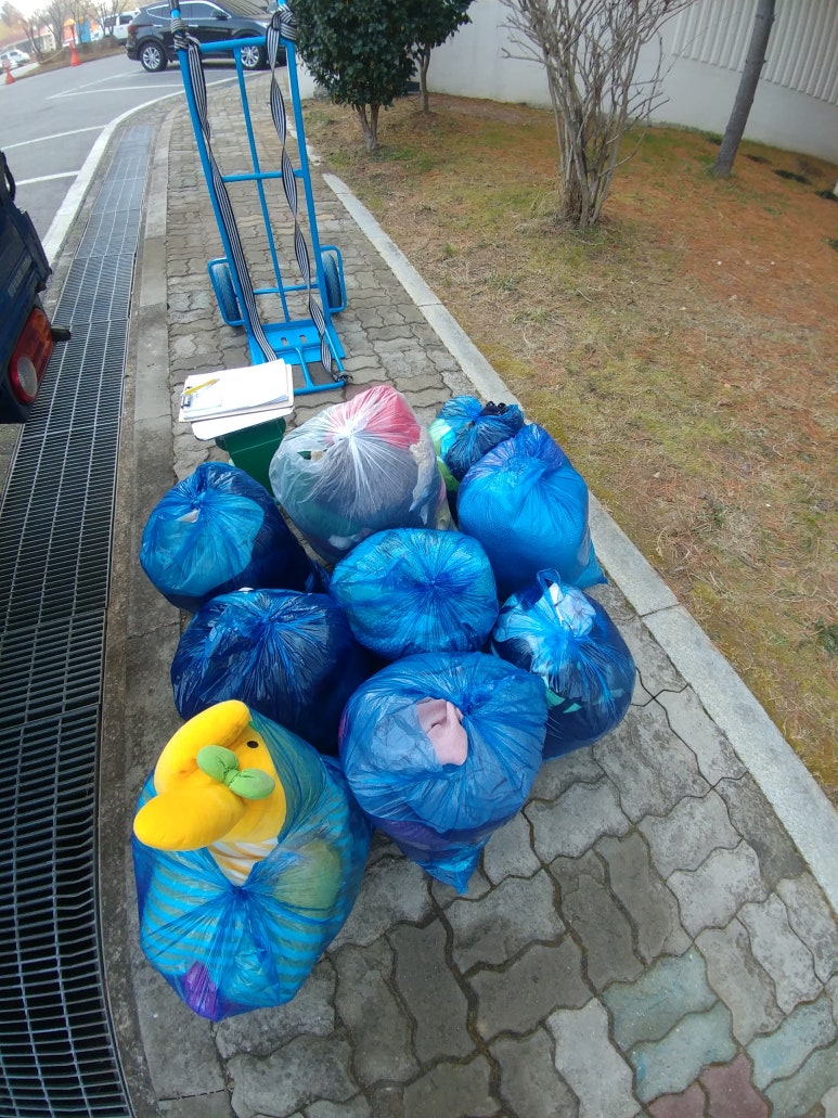 광주광역시 서구 헌옷수거 헌옷 신발 가방 커텐 이불 카페트 방문수거 최고가매입 친절한상담 정직한 중량체크 전화한통화로