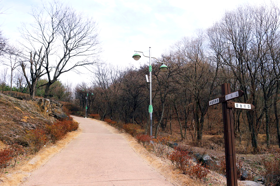 4월 가족 나들이 추천 진천 만뢰산자연생태공원 화사한 봄을 기다리며 네이버 블로그