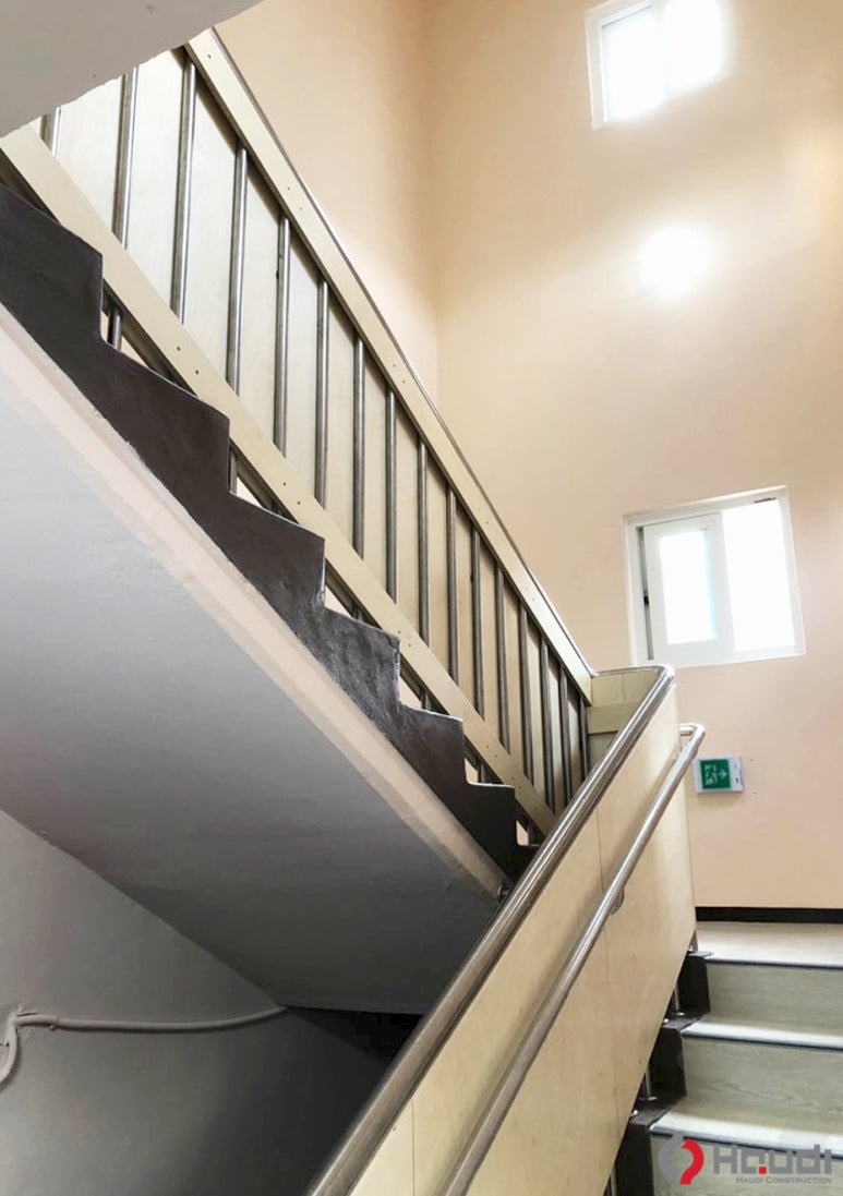 [어린이집 인테리어] 원목계단 난간 공사_하우디건축 : 네이버 블로그