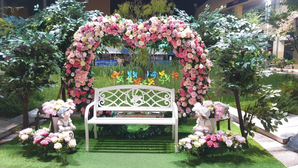 포토존설치 하트장미포토존 러블리포토존 아울렛행사장포토존 그린필드조경 포토존전문설치업체 led포토존 : 네이버 블로그