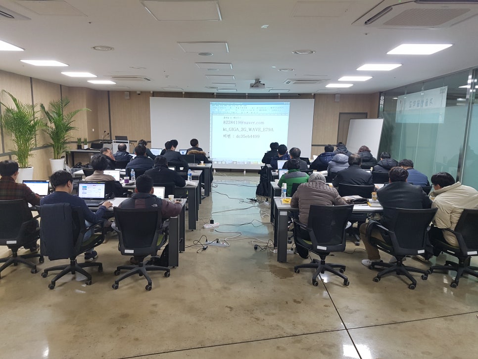 타워 신호수 특별안전교육타워크레인 신호수 특별안전교육은 대전광역시 유성구 반석동에서 매주 월요일 8시에 교육합니다
