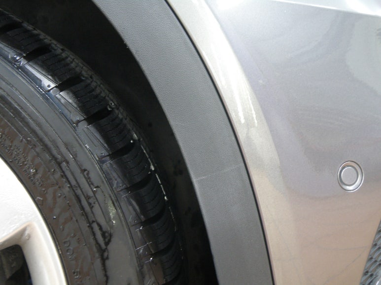 무광 플라스틱 가니쉬 복원 차 긁힘으로 스크래치 제거를 위해 상계동에서 입고된 벤츠 안양 자동차 기스제거 자동차 흠집 제거 수입차 수리 자동차 외형복원 차량