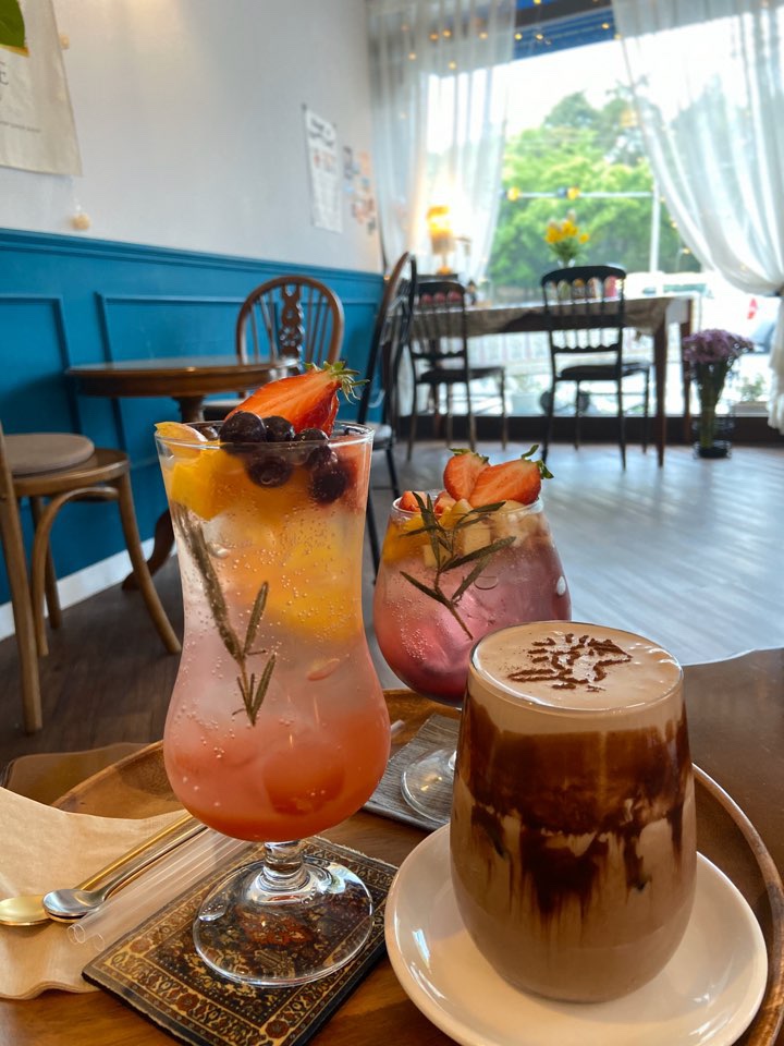 [대구두류카페] 두류공원 스누피가 그려진 아인슈페너 맛집 _ 미루커피(miru coffee) : 네이버 블로그