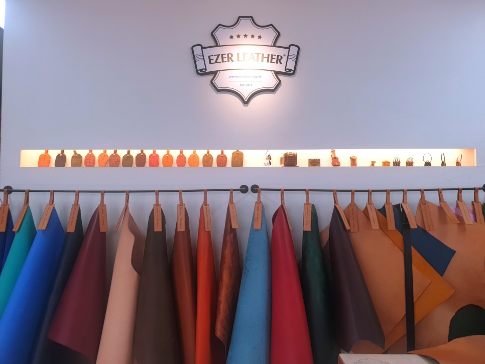 [서울 : 신설동역 - 에쩨르레더] 친절하고 다양한 가죽, 초보들도 방문하기 좋은 가죽집 방문기 : 네이버 블로그