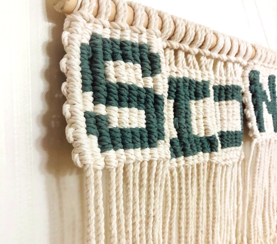 마크라메로 만든 포인트 소품, 이니셜행잉~ : 네이버 블로그