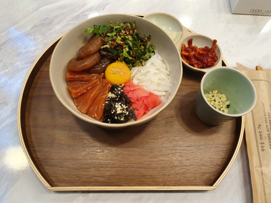 합정역 메세나폴리스 맛집합정역 점심 퀄리티 좋은 간장새우덮밥과 연어덮밥을 먹을 수 있는 합정역 밥집 행복은간장밥 합정점