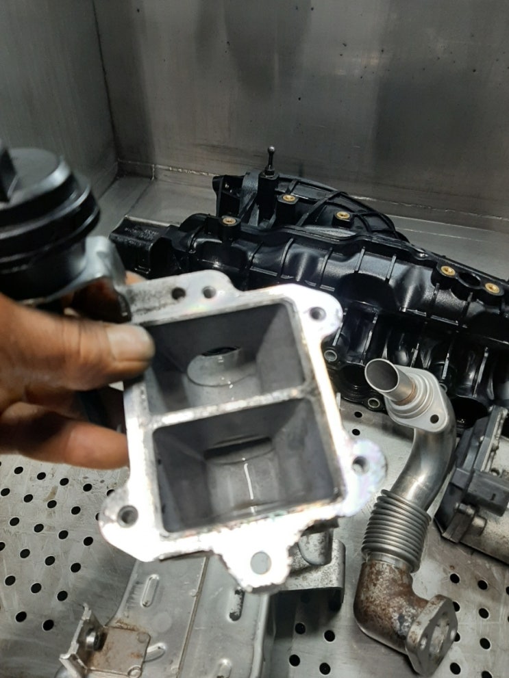 52모터스 #투싼IX#흡기크리닝# EGR쿨러크리닝작업 : 네이버 블로그