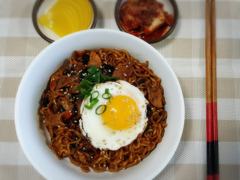 기생충에 나와 화제가 되고 있는 짜파구리 조리법 : 네이버 블로그