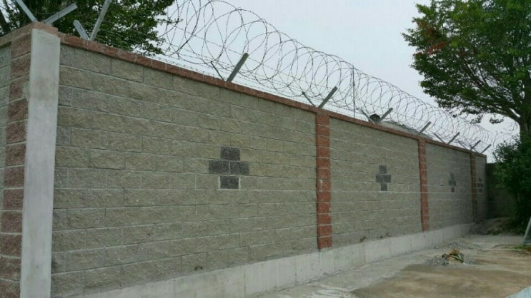 관공서 보안담장 스플릿블럭 조적시공 가장 견고한 스프릿블록 조적연결 보강철물 보안 철조망 네이버 블로그